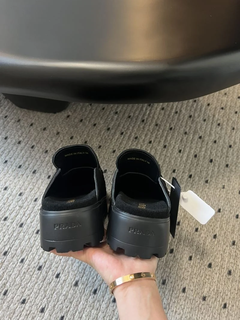 Top mirror Prada Slippers