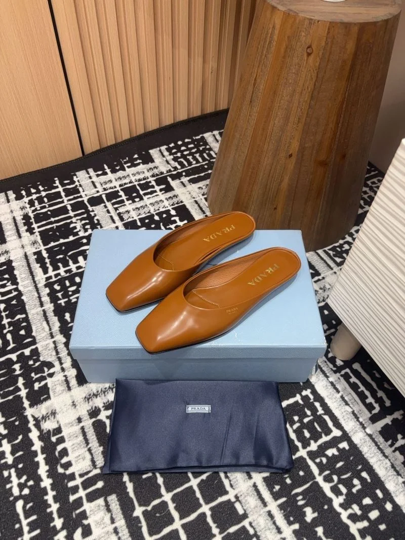 Low-cost Prada Slippers