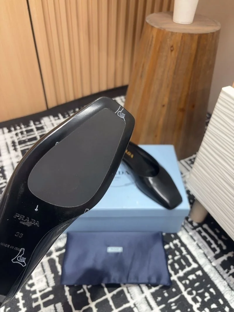High accuracy Prada Slippers