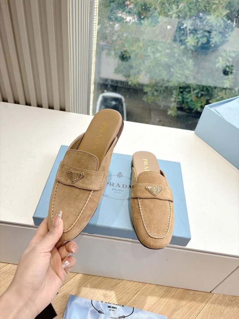 Accurate model Prada Slippers