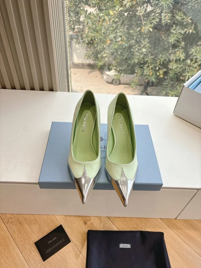 Exact replica Prada Slippers