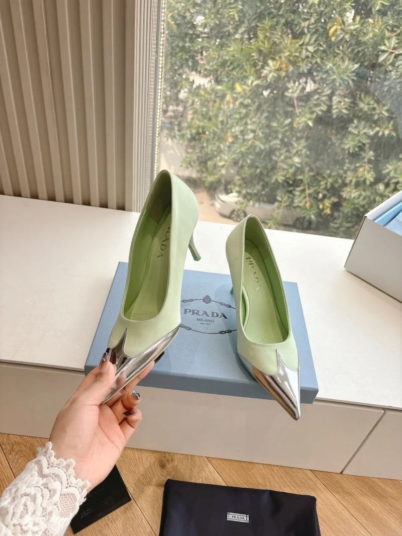 Exact replica Prada Slippers