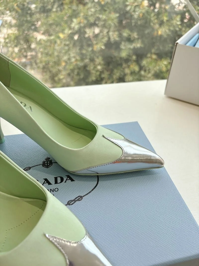 Exact replica Prada Slippers