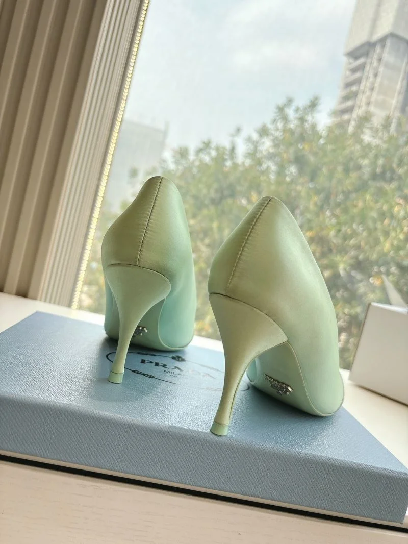 Exact replica Prada Slippers