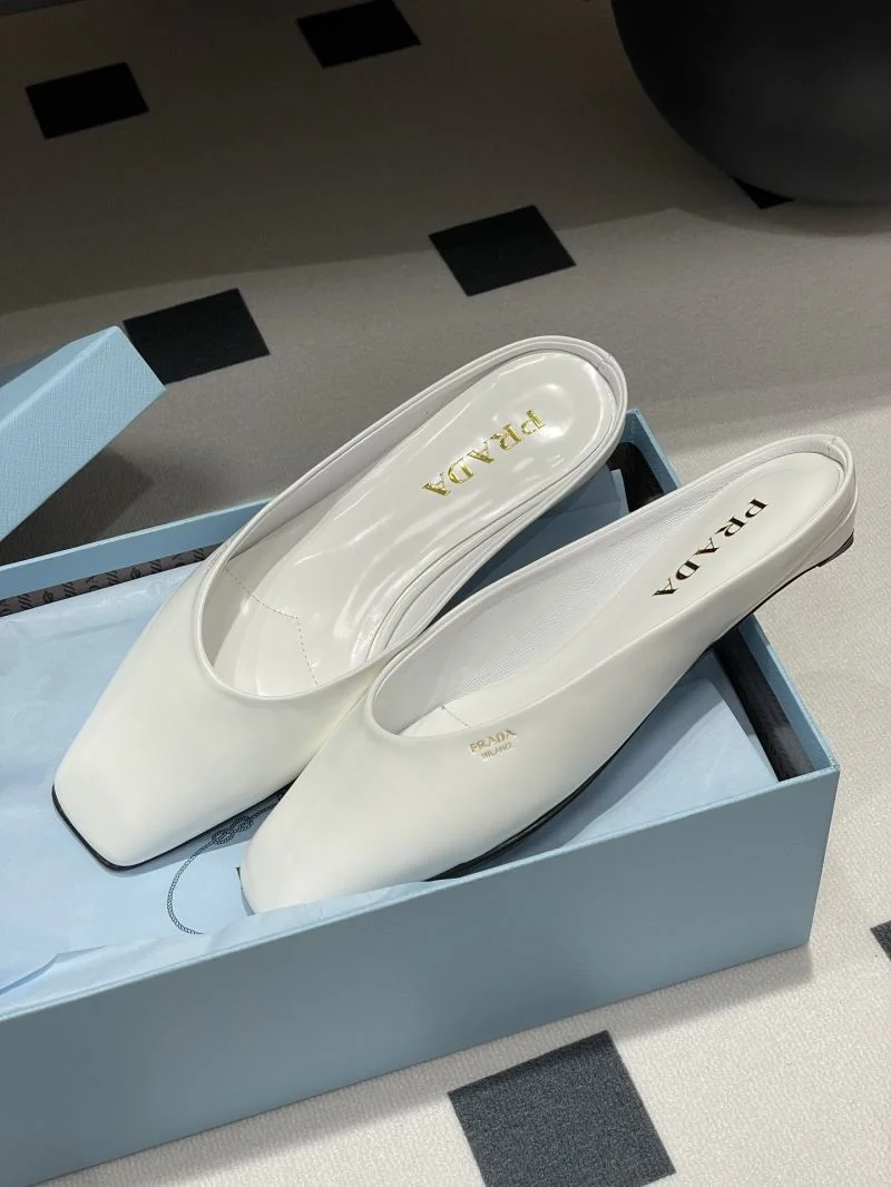 Accurate model Prada Slippers