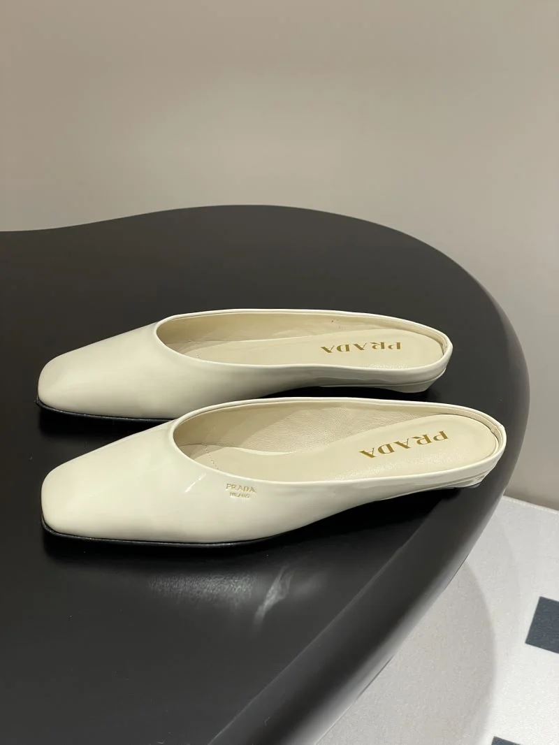Accurate model Prada Slippers