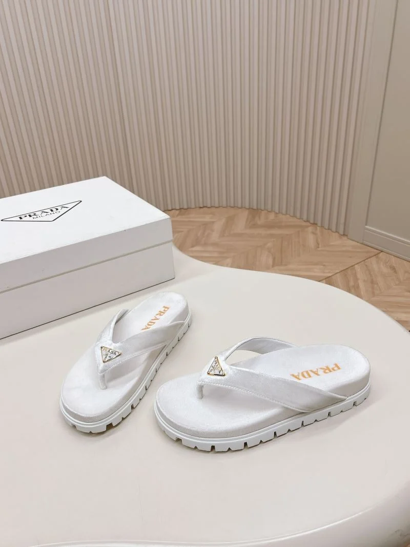 Accurate model Prada Slippers