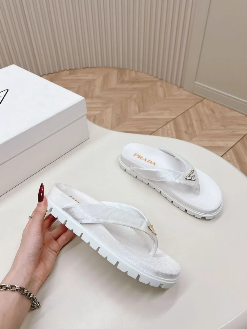 Accurate model Prada Slippers