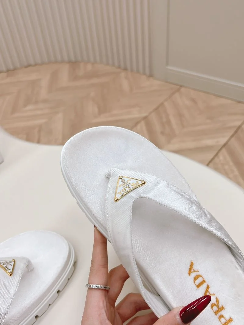 Accurate model Prada Slippers