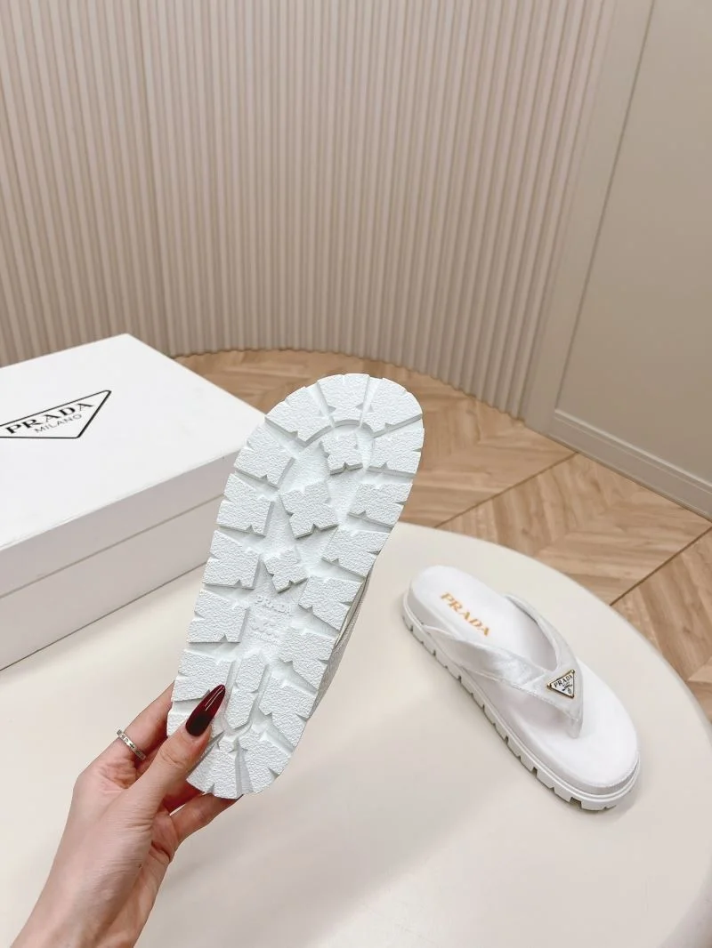 Accurate model Prada Slippers