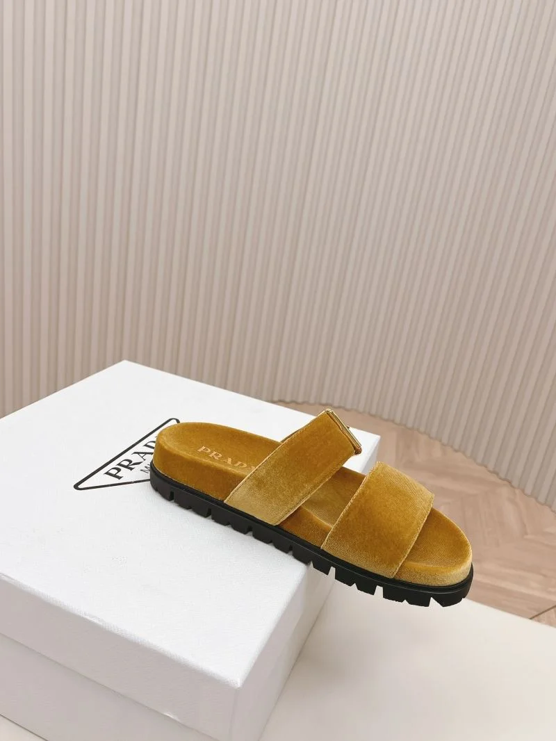 Low-cost Prada Slippers