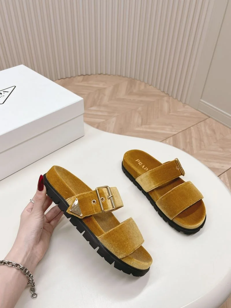 Low-cost Prada Slippers