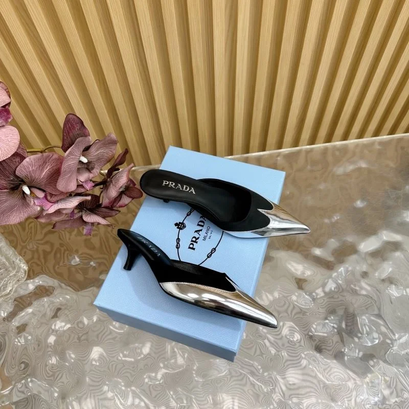 Low-cost Prada Slippers