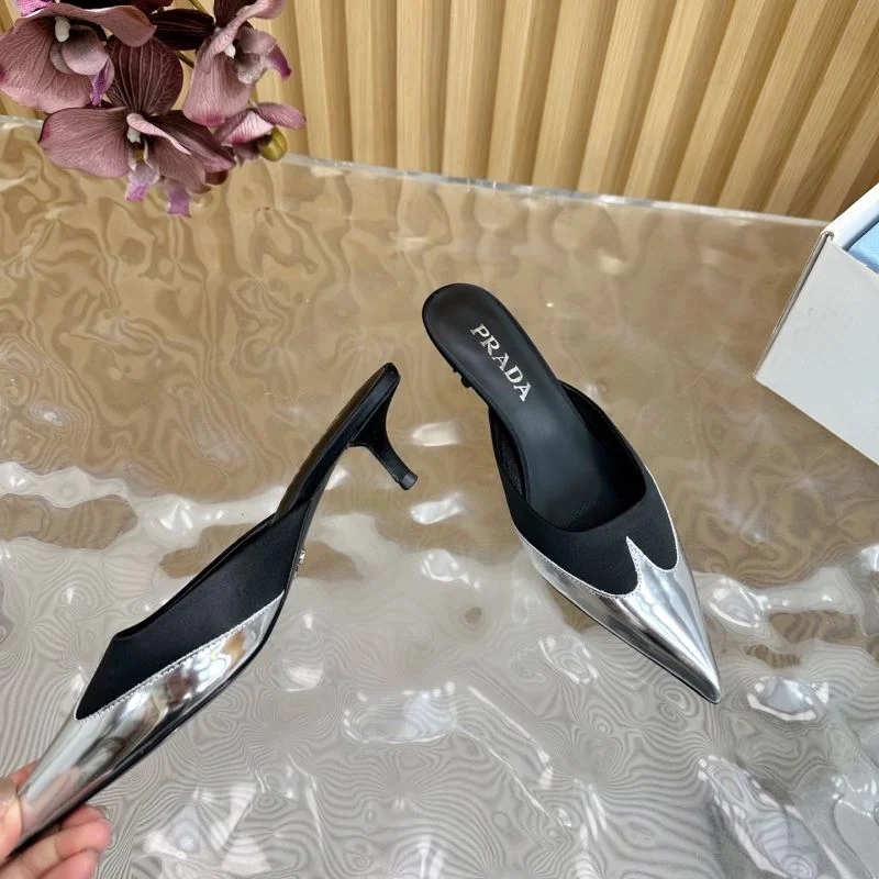 Low-cost Prada Slippers