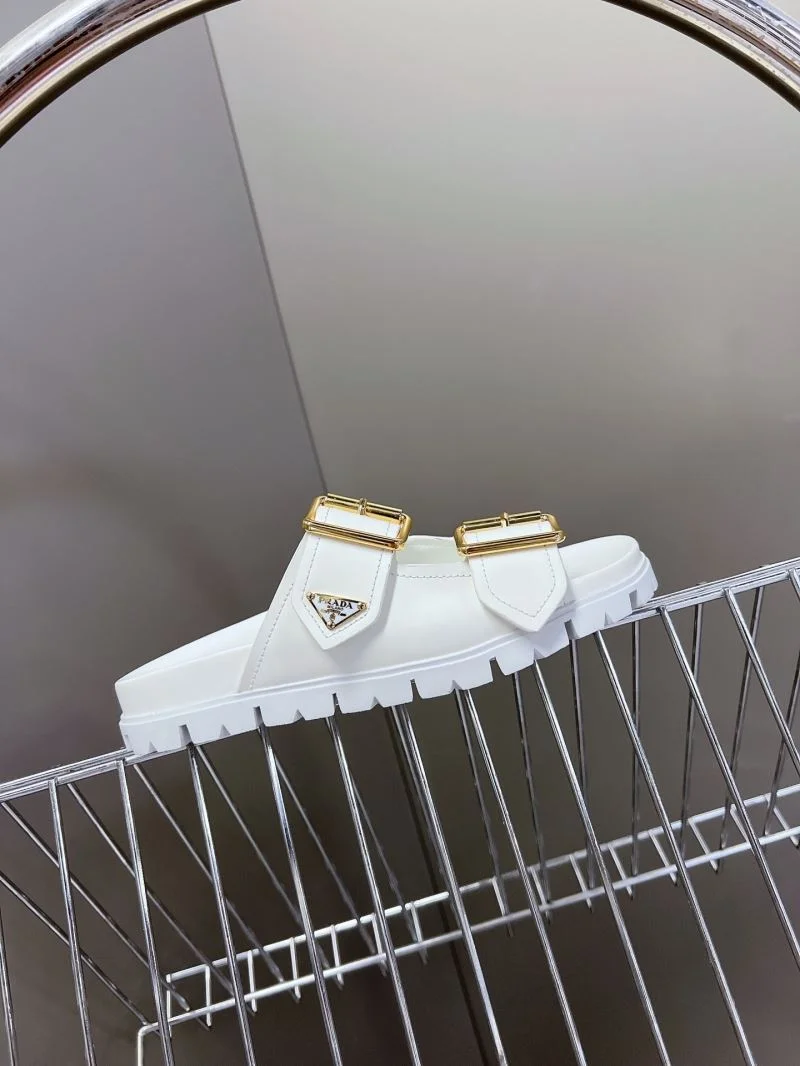 Accurate model Prada Slippers