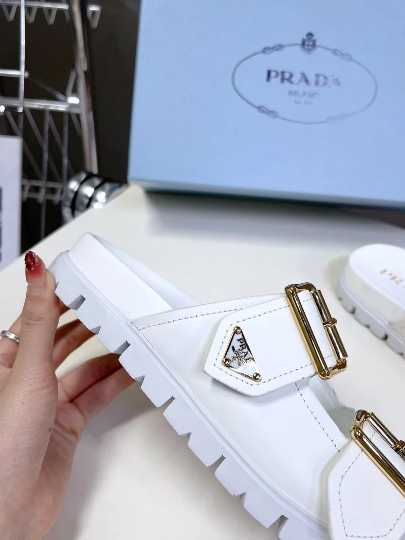 Accurate model Prada Slippers