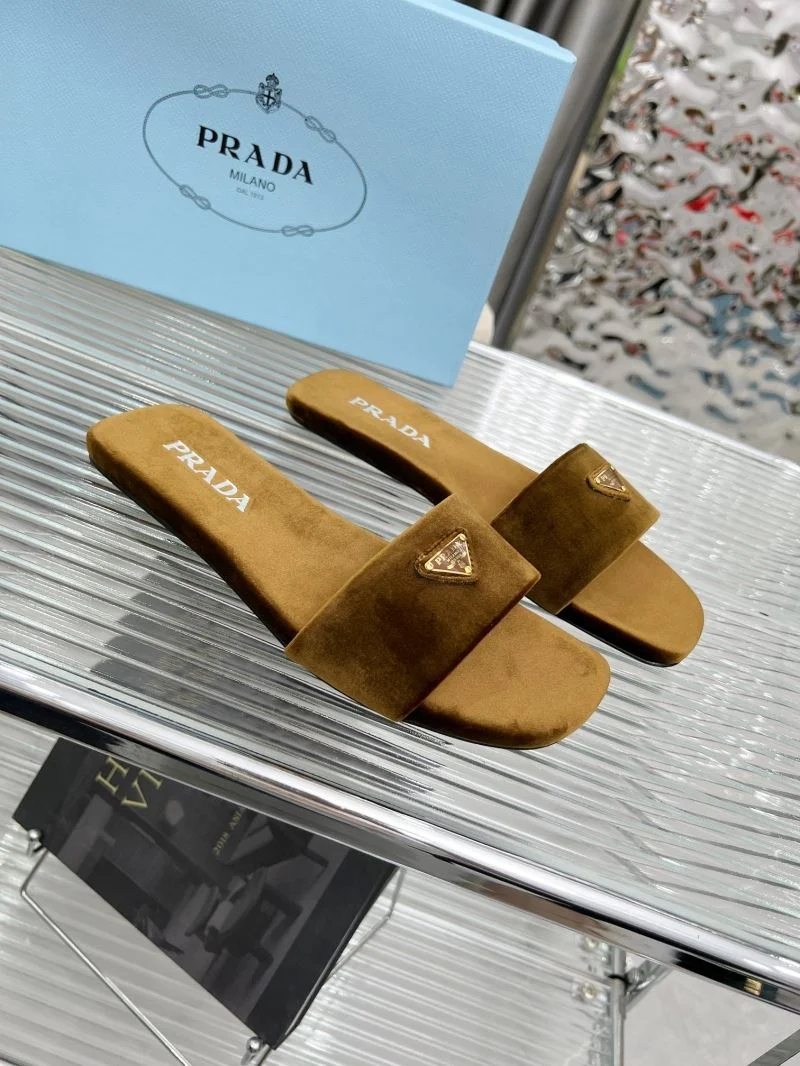 Accurate model Prada Slippers