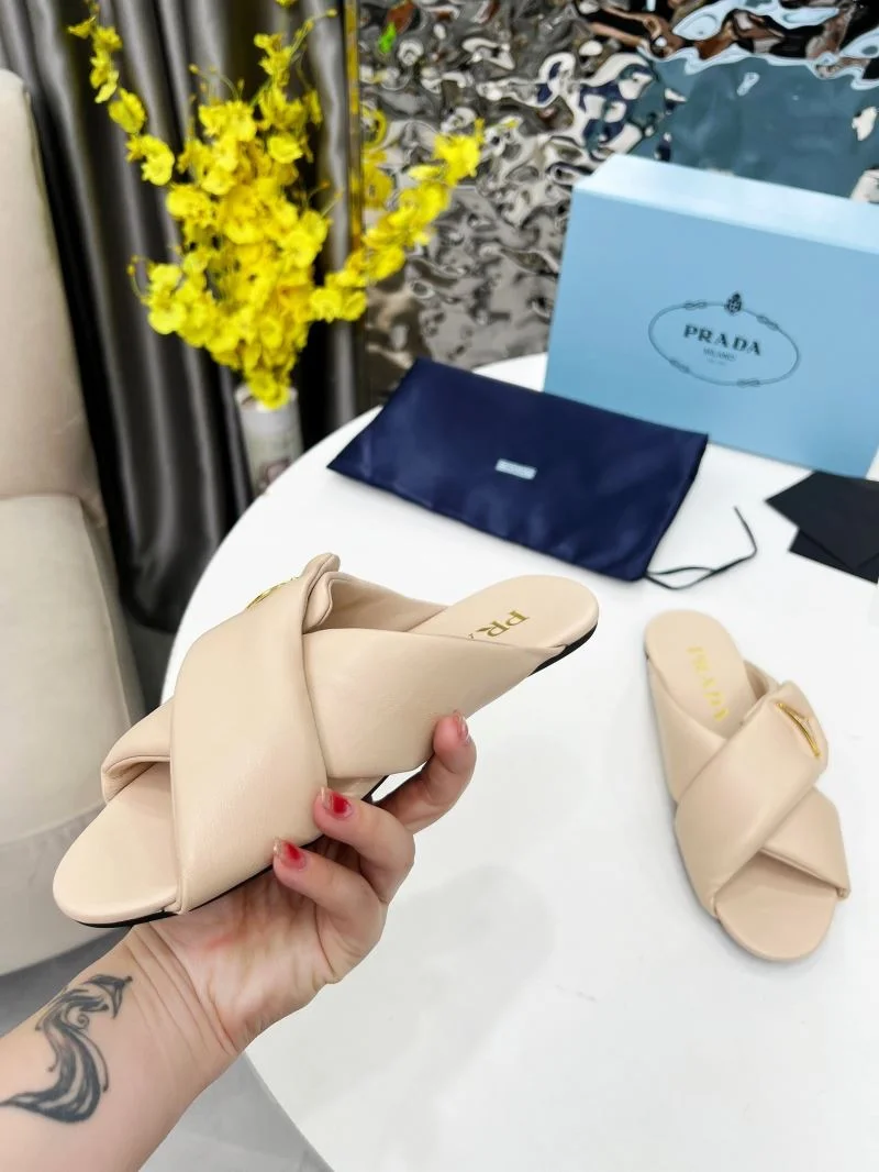 Low-cost Prada Slippers