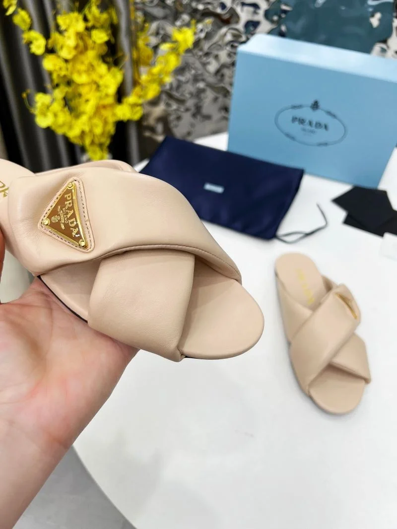 Low-cost Prada Slippers