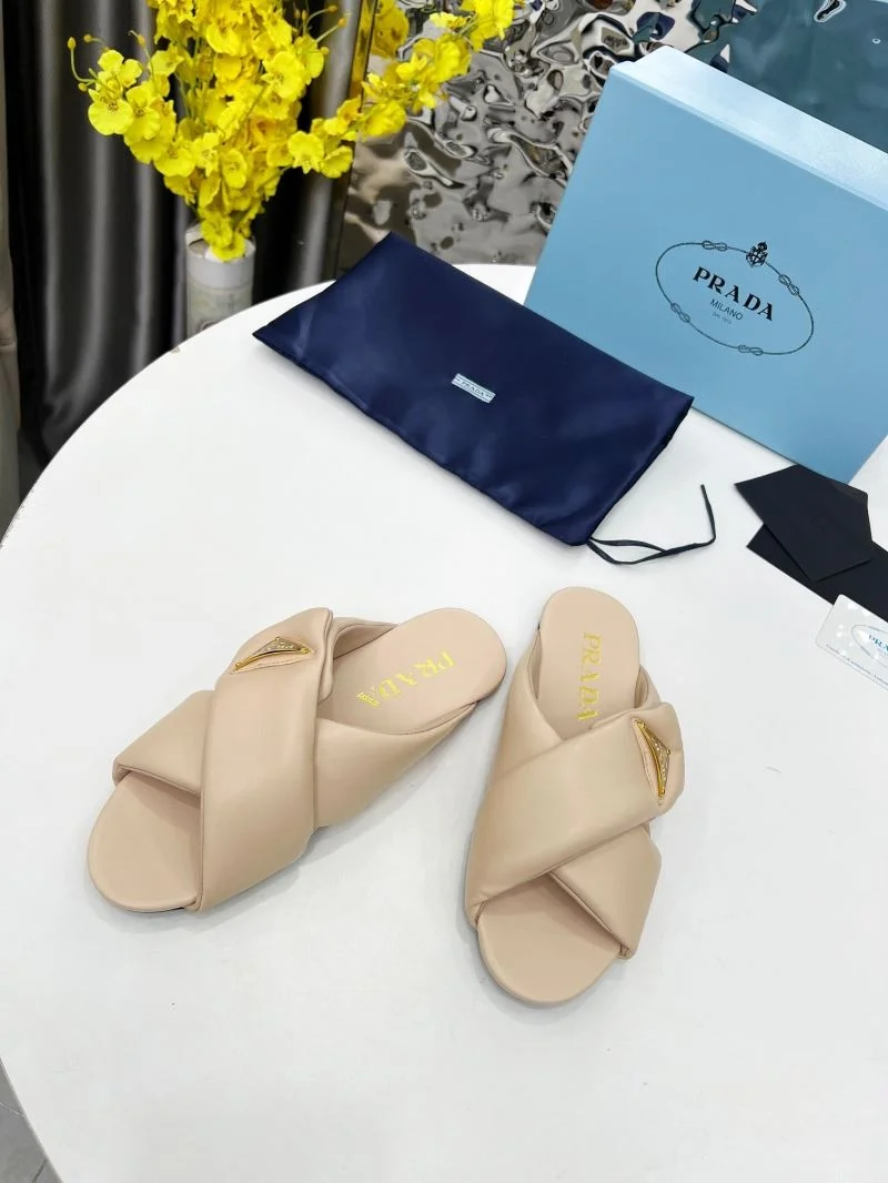 Low-cost Prada Slippers