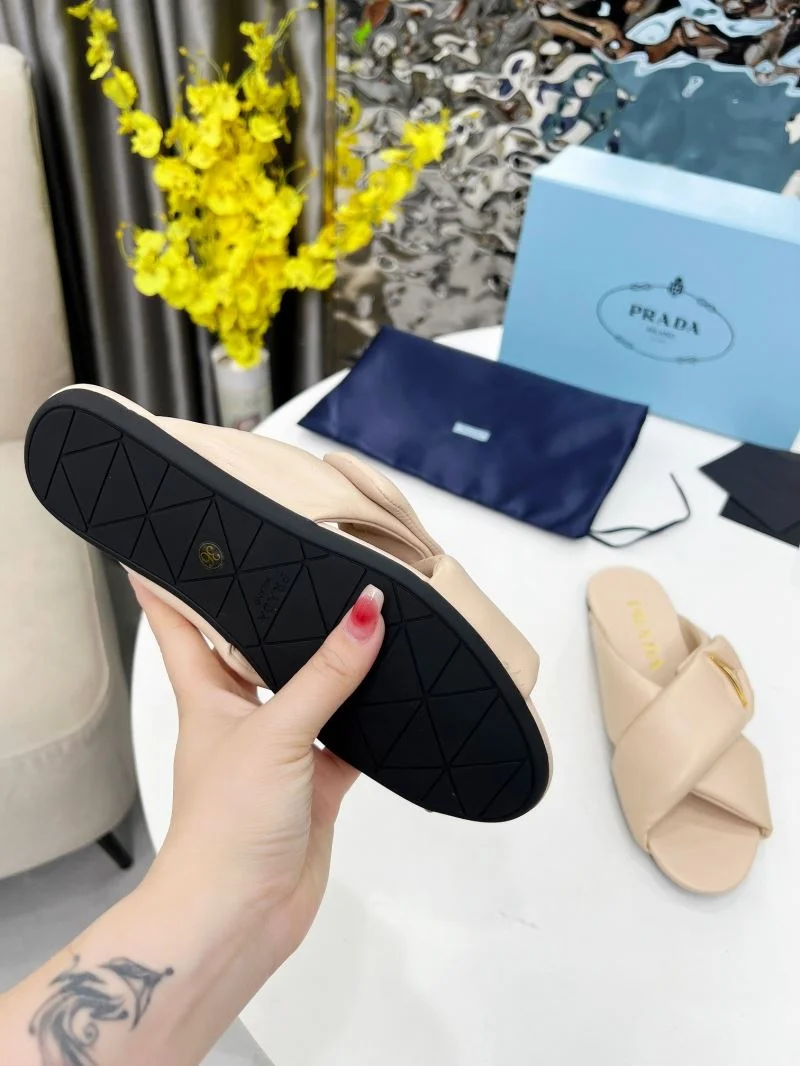 Low-cost Prada Slippers