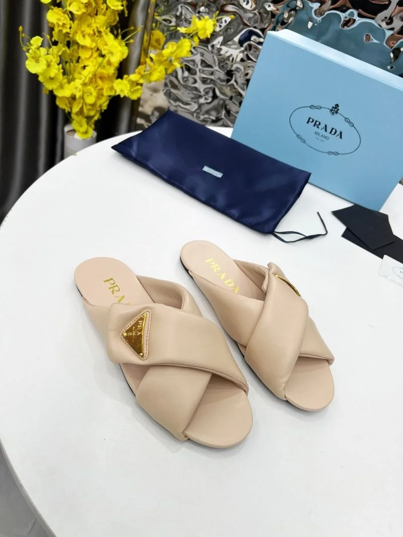 Low-cost Prada Slippers