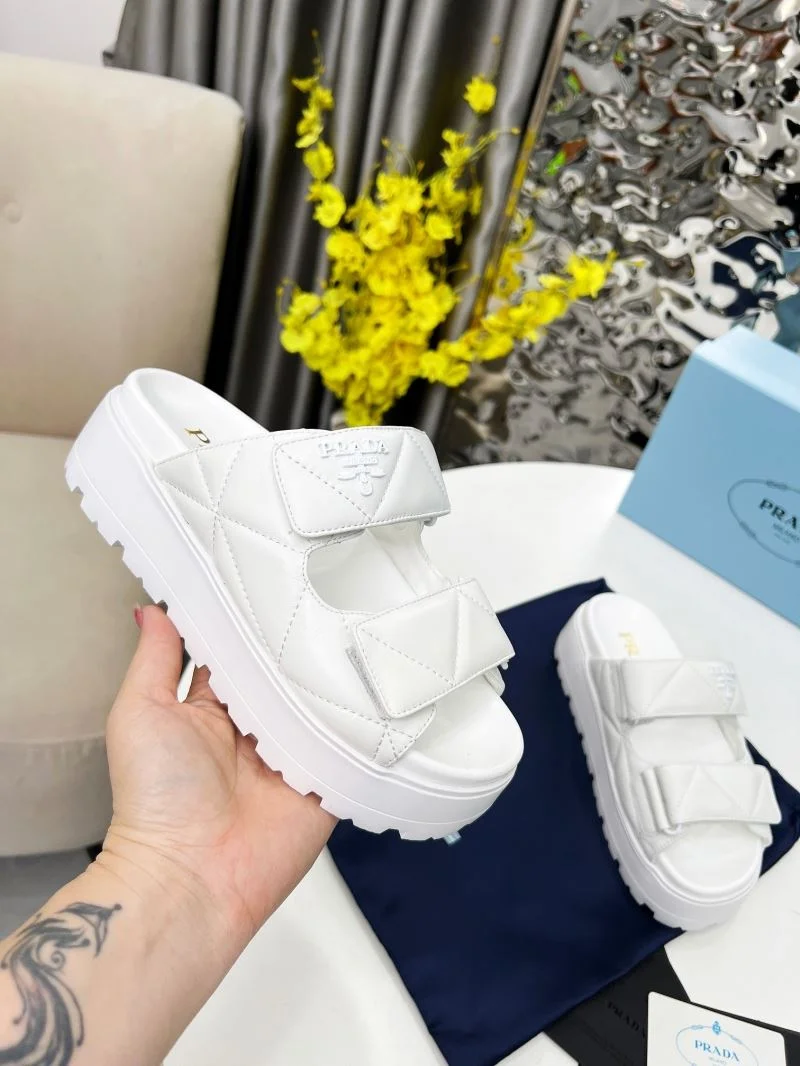 Low-cost Prada Slippers