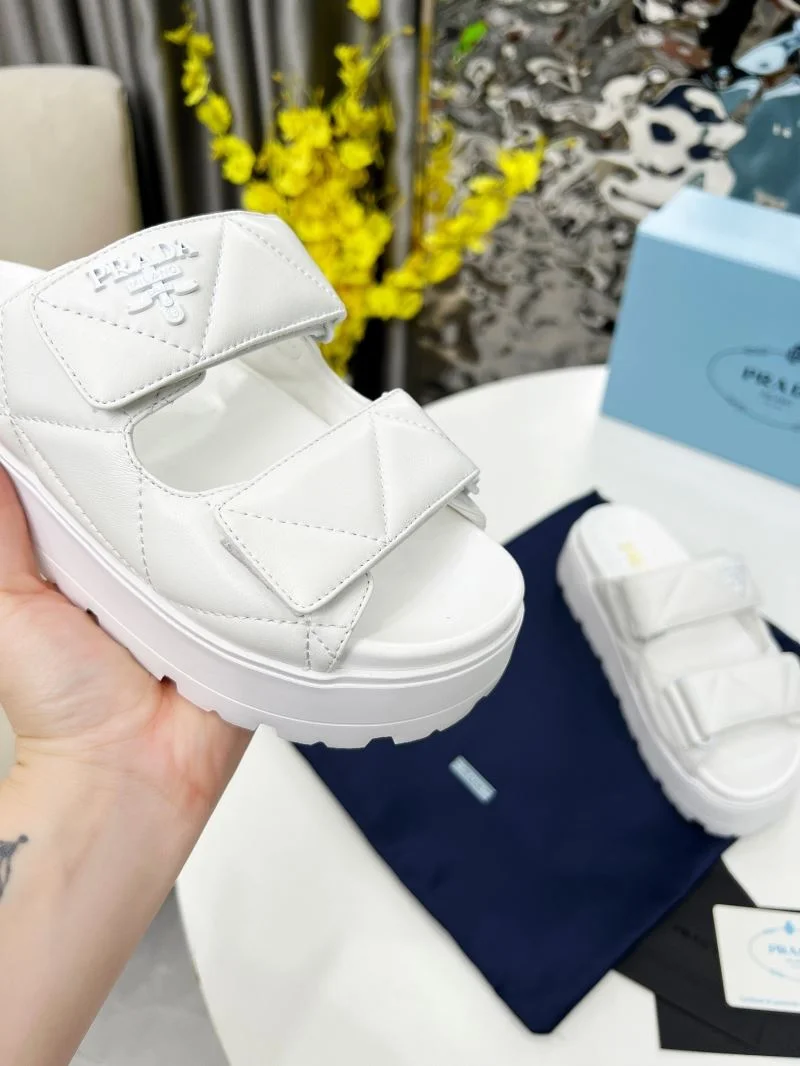 Low-cost Prada Slippers
