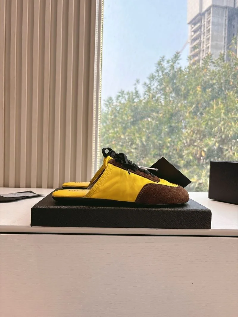 Low-cost Prada Slippers