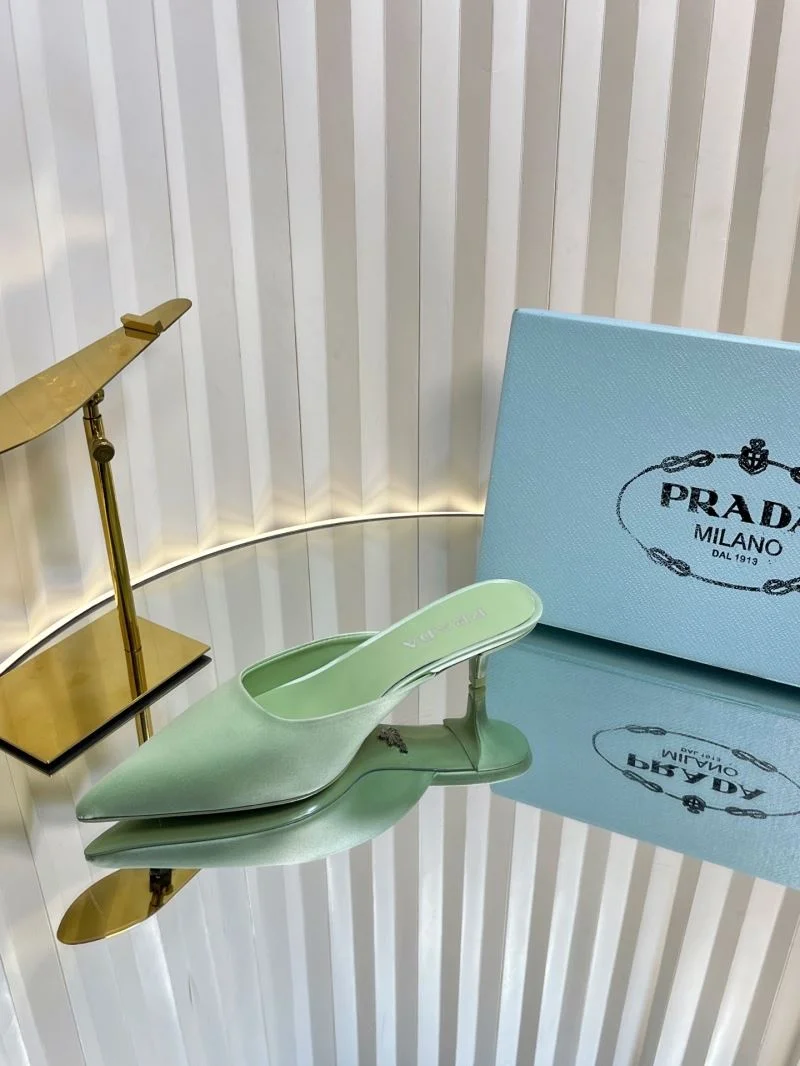 Accurate model Prada Slippers