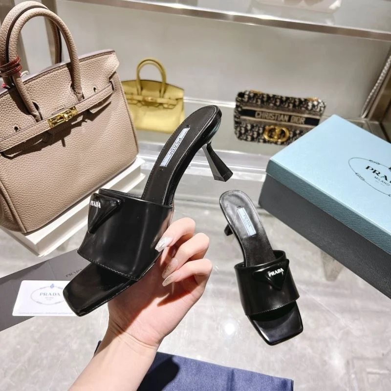 Accurate model Prada Slippers
