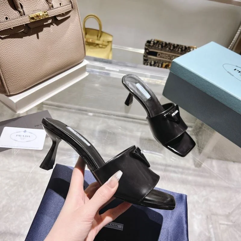 Accurate model Prada Slippers