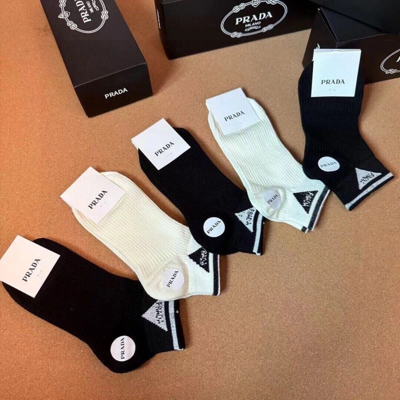 1:1 copy Prada Socks