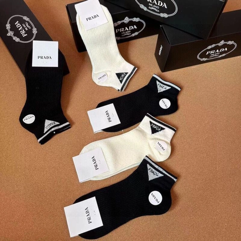 1:1 copy Prada Socks