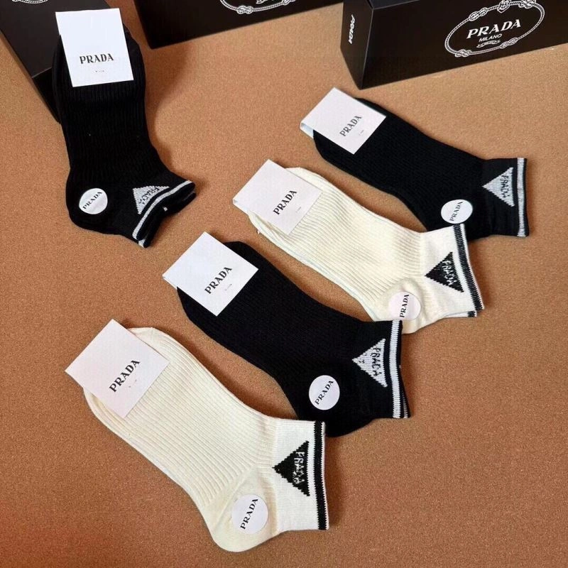1:1 copy Prada Socks