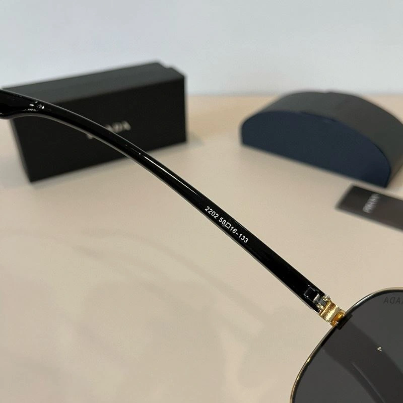 Factory-made Prada Sunglasses