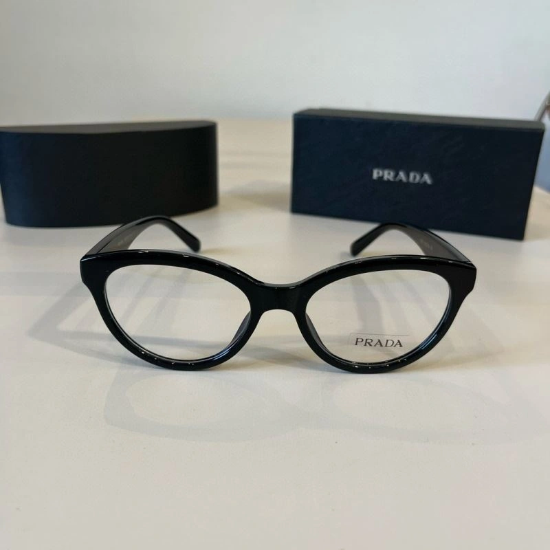 Top match Prada Sunglasses