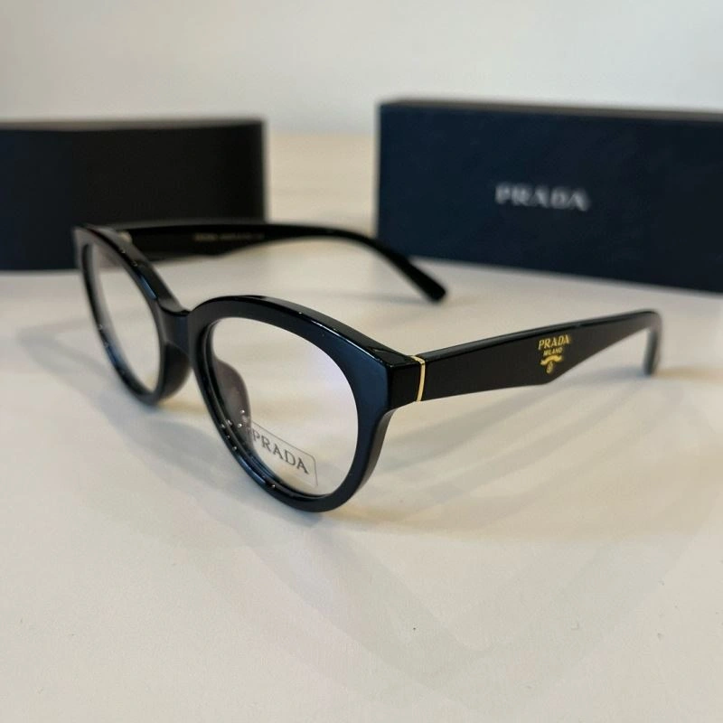 Top match Prada Sunglasses