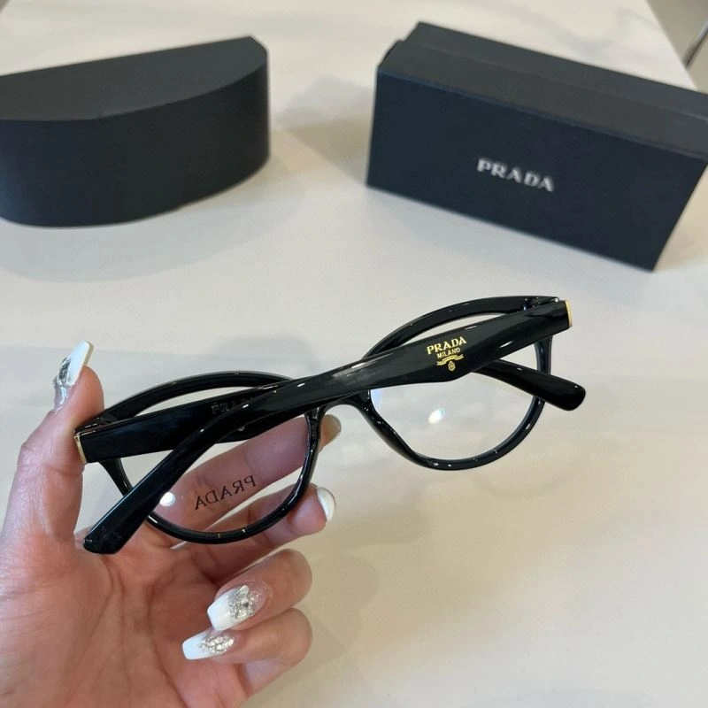 Top match Prada Sunglasses
