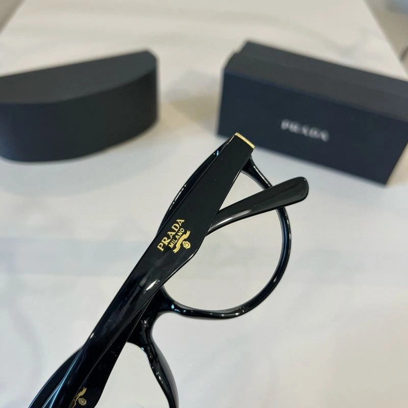 Top match Prada Sunglasses