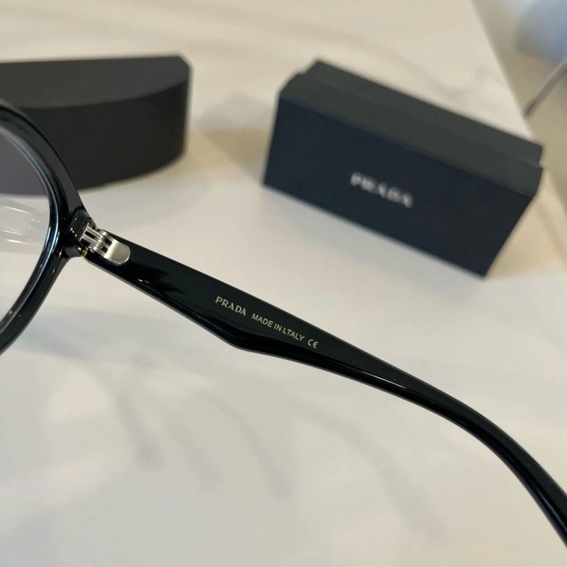 Top match Prada Sunglasses