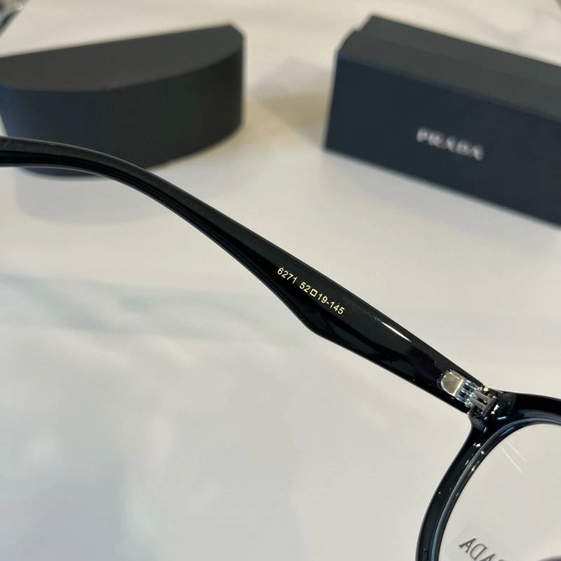 Top match Prada Sunglasses
