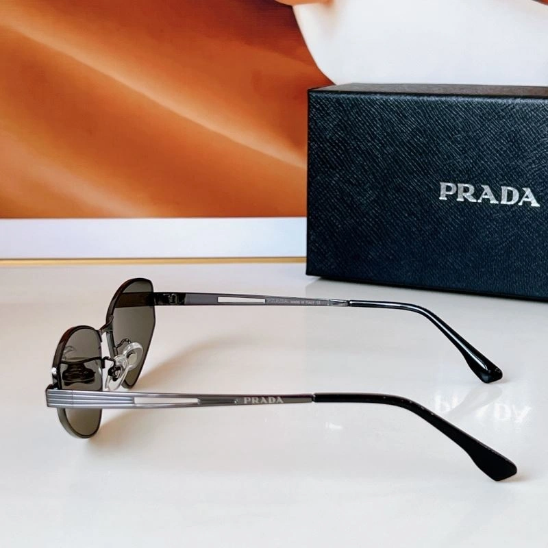 Top mirror Prada Sunglasses