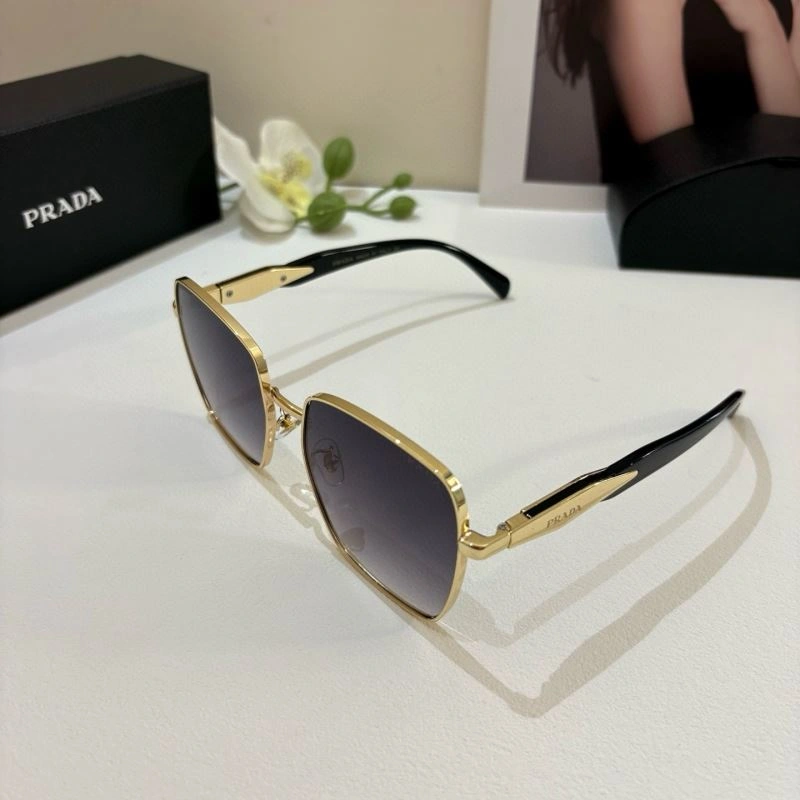 Accurate model Prada Sunglasses