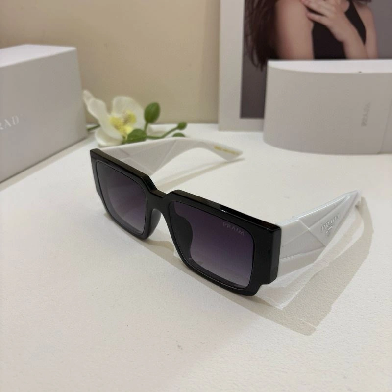 Top mirror Prada Sunglasses