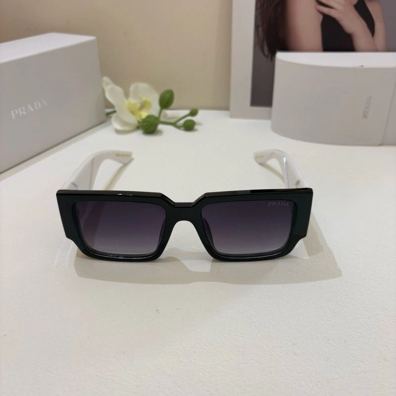 Top mirror Prada Sunglasses