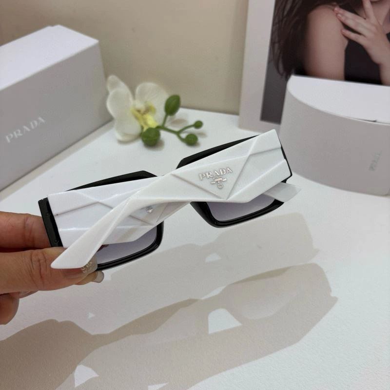 Top mirror Prada Sunglasses