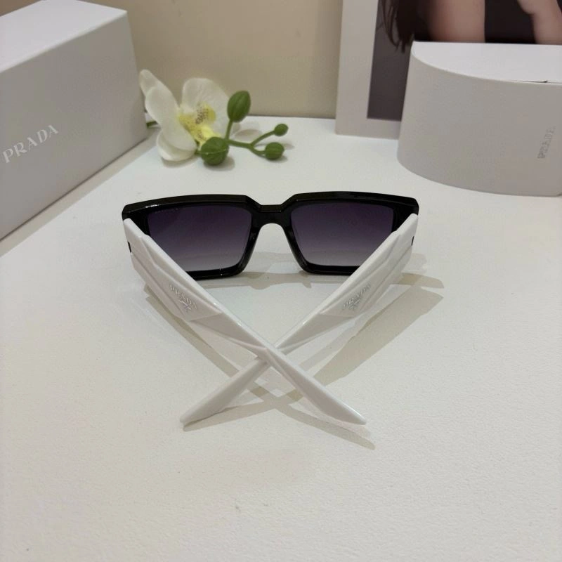 Top mirror Prada Sunglasses