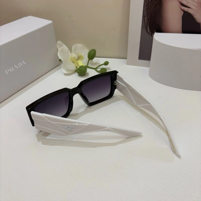 Top mirror Prada Sunglasses