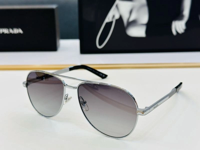 Top mirror Prada Sunglasses